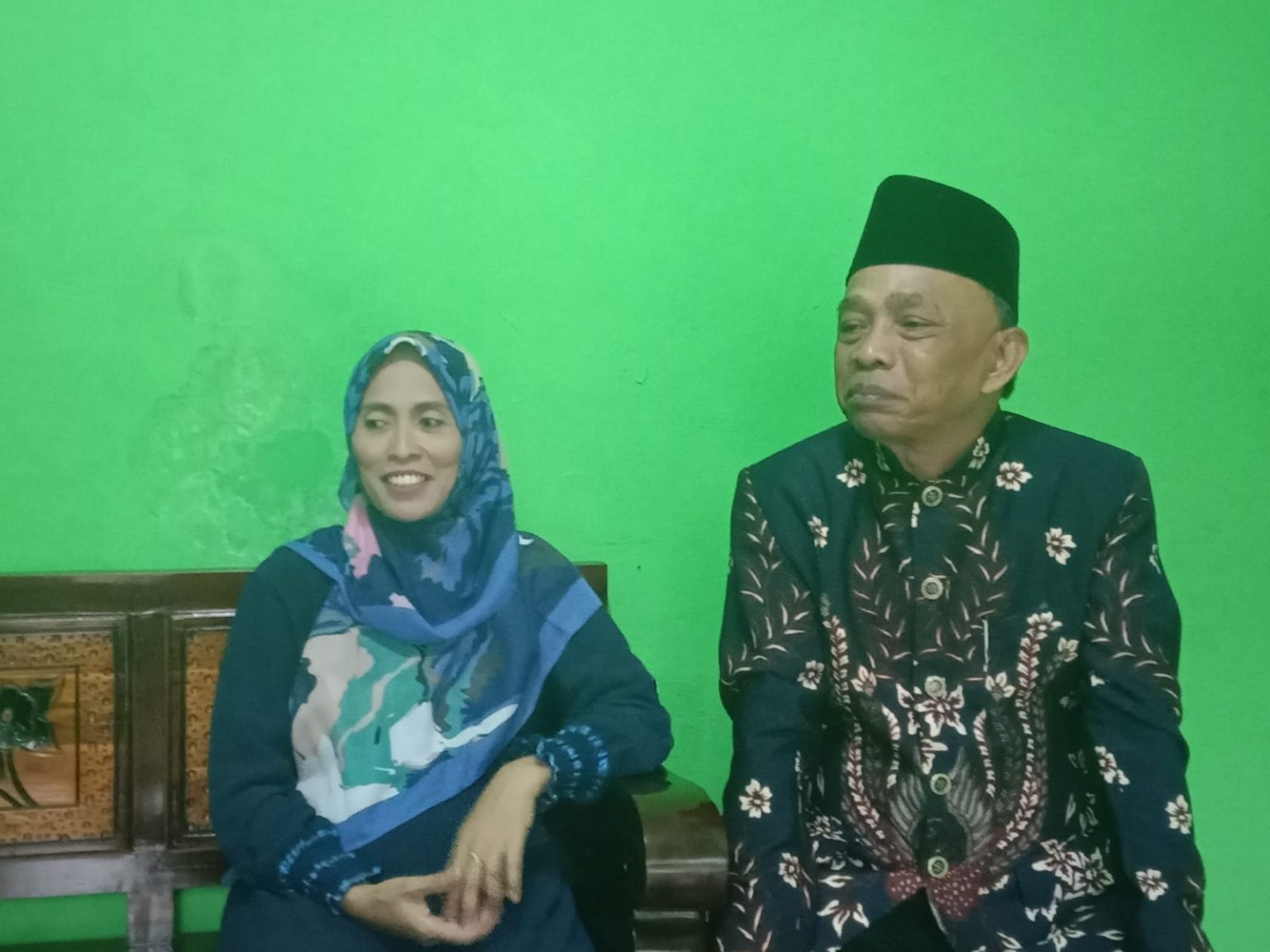 Jatuh Hati Sejak 32 Tahun Lalu, Baru Bisa Menikahi ketika Sudah Pensiun ...