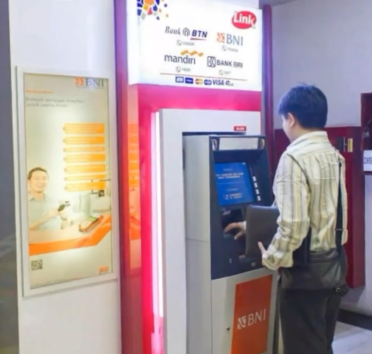 Tutorial 10 Cara Transfer Uang Menggunakan ATM dengan Mudah – Rakcer.ID