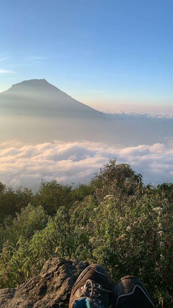 Menikmati Sensasi Jalur Pendakian di Gunung Pulo Sari, Pandeglang ...