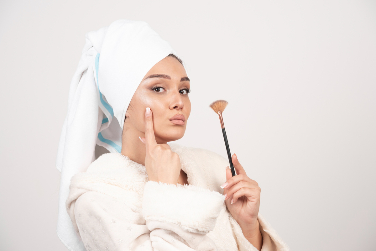 10 Teknik Kontur Pipi Tanpa Makeup Berlebihan: Tampilan Alami yang ...