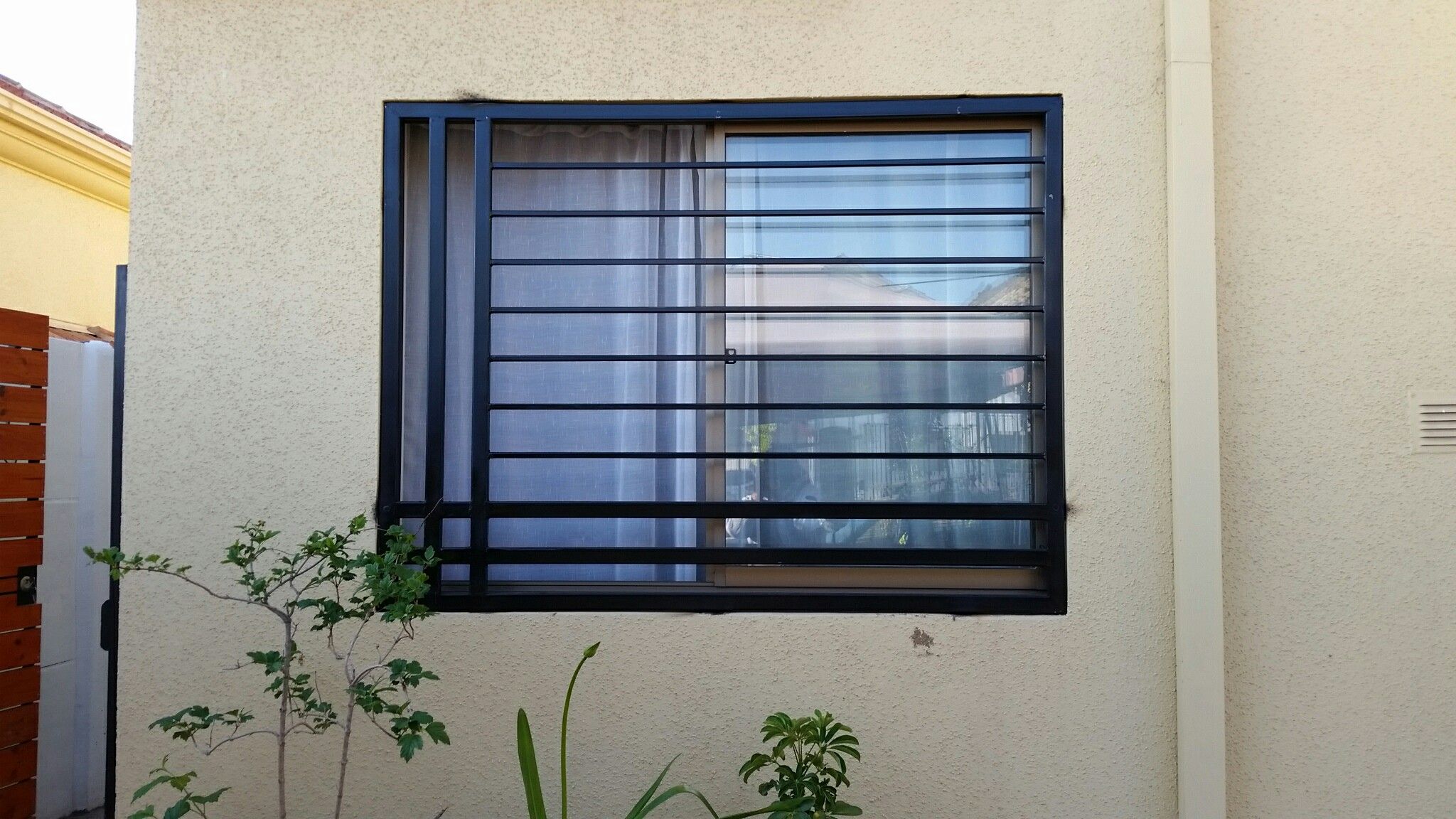 10 Model Besi untuk Jendela yang Memberikan Keamanan dan Dekorasi Indah ...