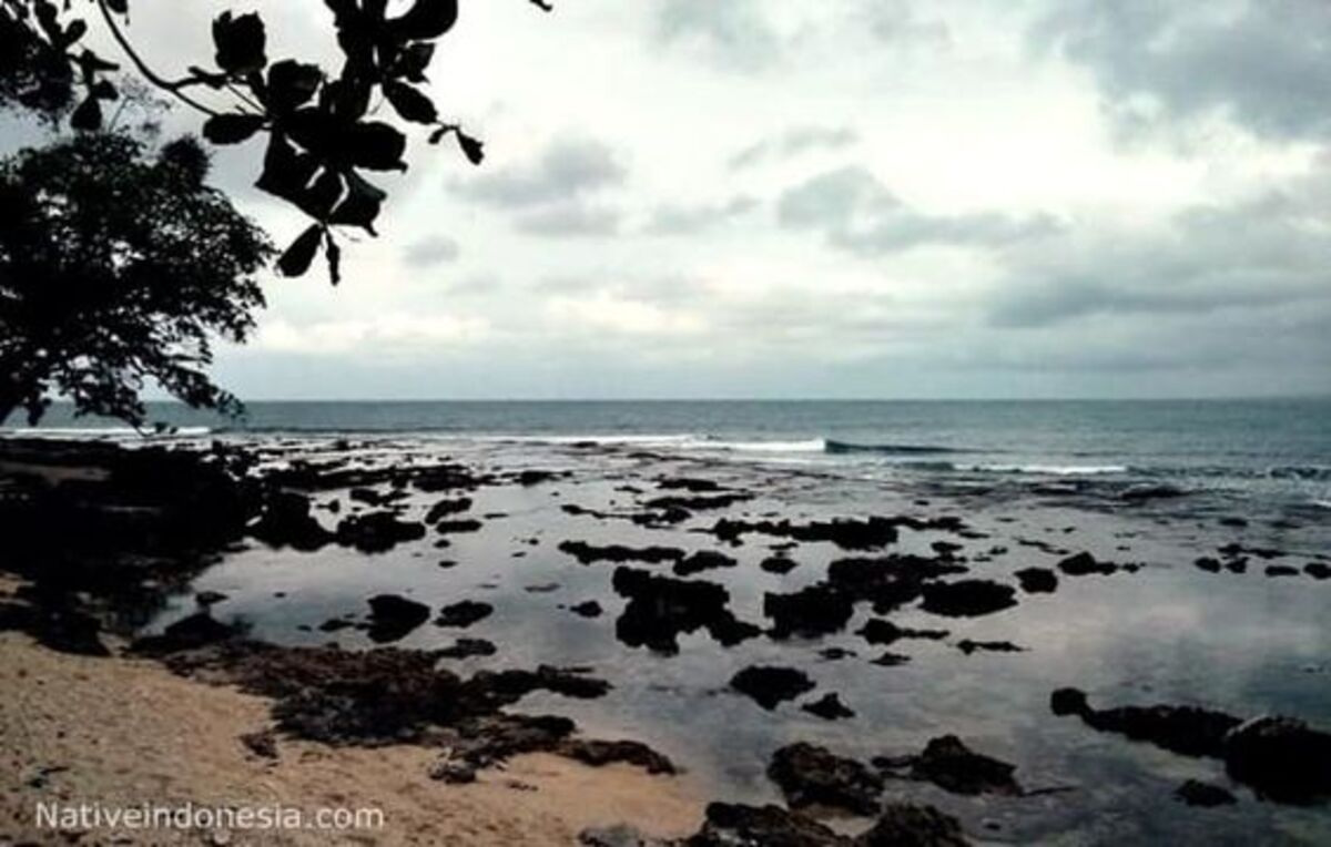 Keindahan Pantai Rancabuaya Garut Yang Memikat Hati Para Wisatawan ...