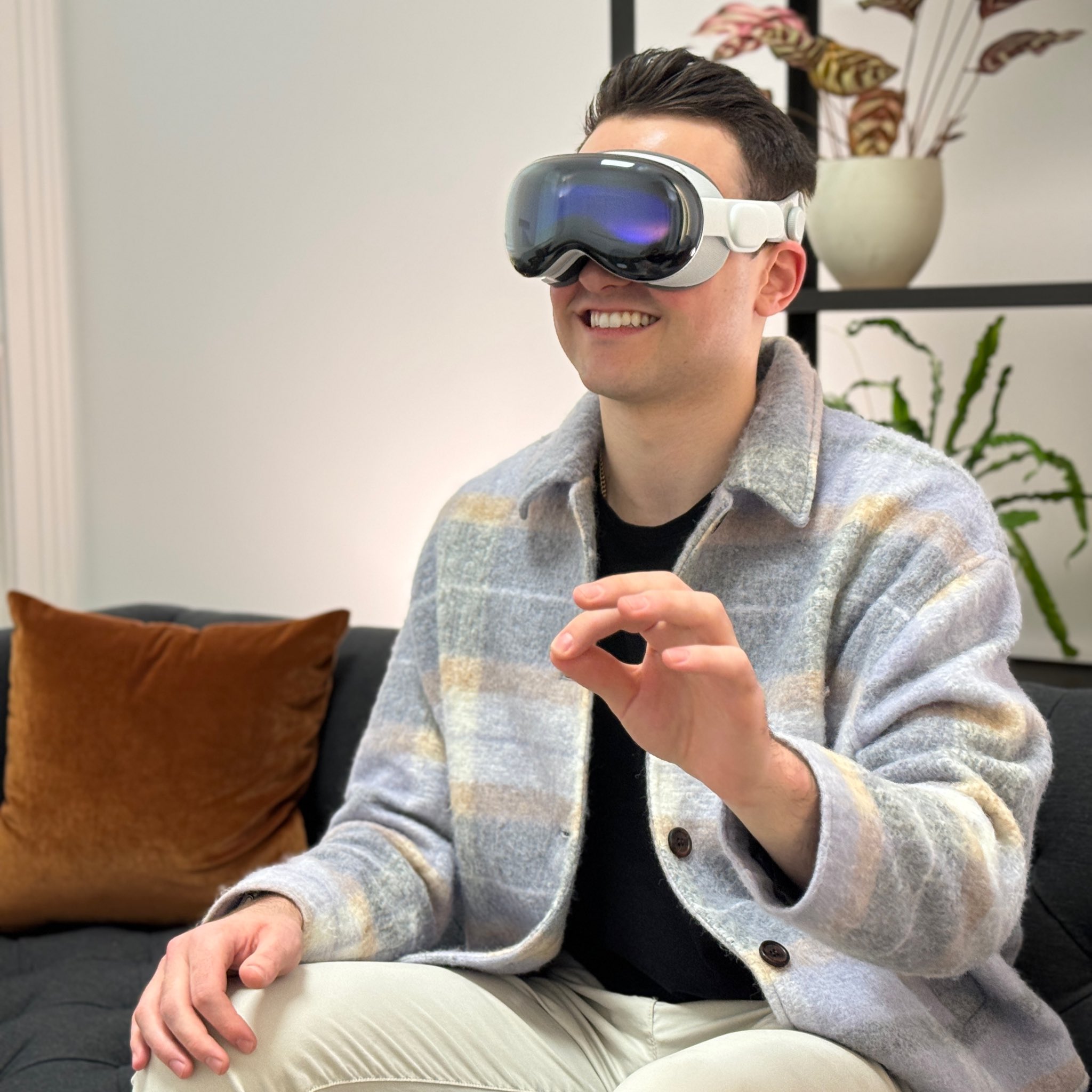 Rekor Baru! Apple Rilis Headset Vision Pro yang Diberi Harga Rp. 54 ...