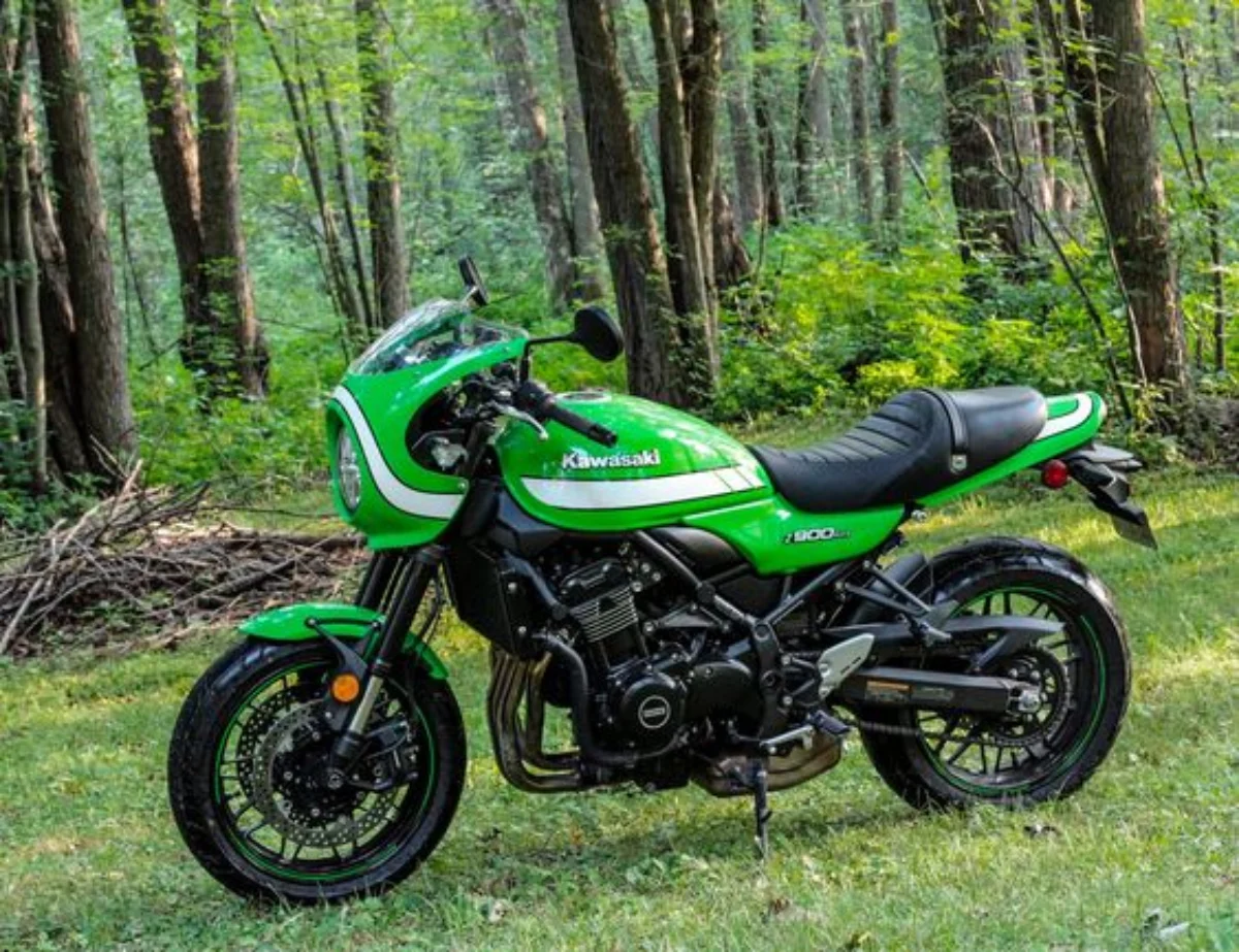 Eksplorasi Elegansi Warna: Varian Warna Menawan dari Kawasaki Z900RS ...