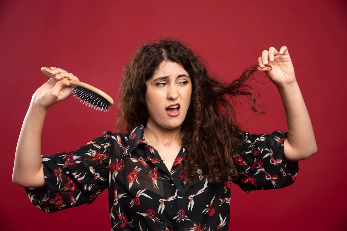 Perawatan Rambut Kering dan Mengembang, 8 Tips Lengkap untuk Rambut ...