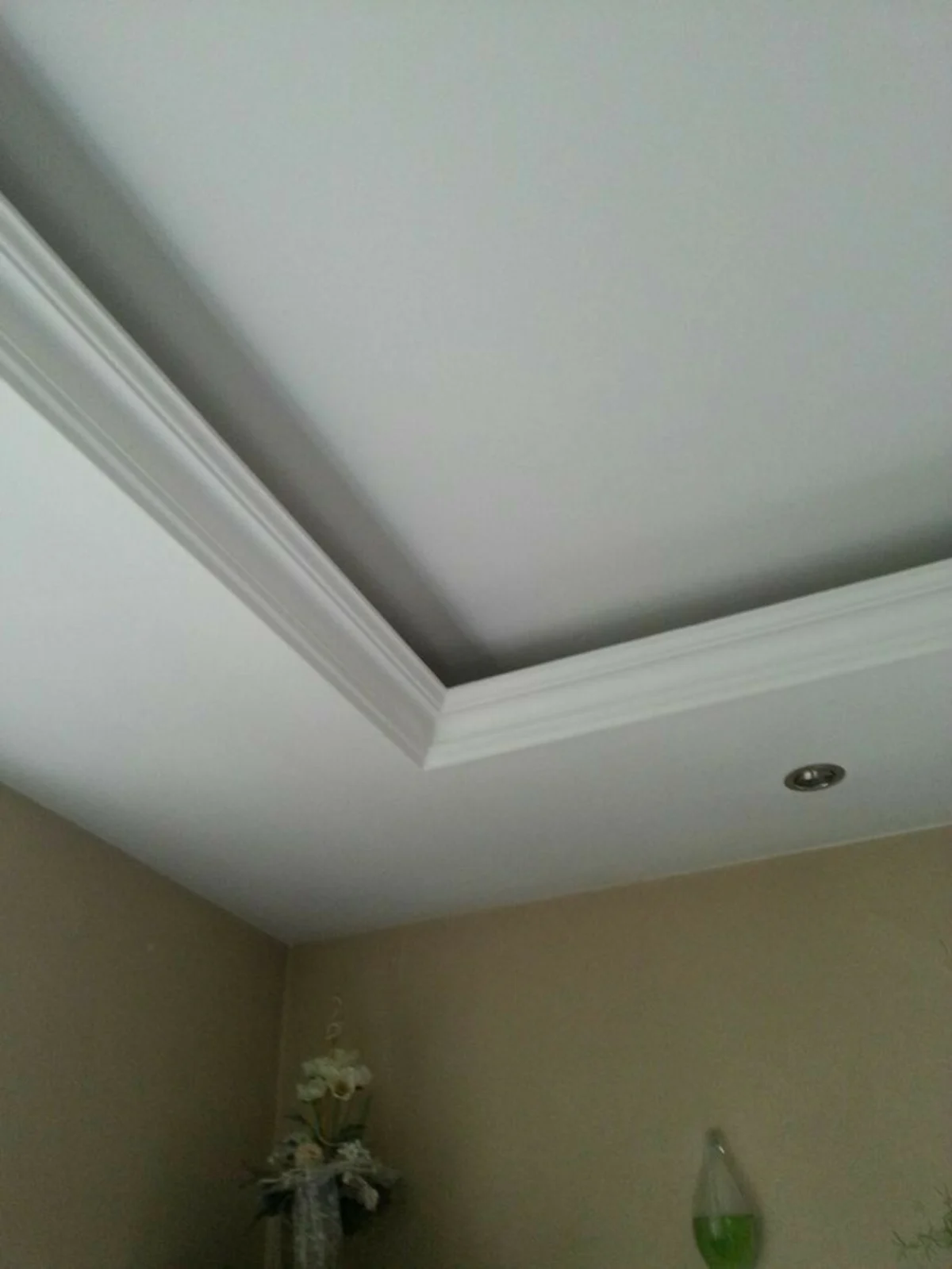 Ketenangan Minimalis dengan Menggunakan Plafon PVC Putih untuk Ruang ...