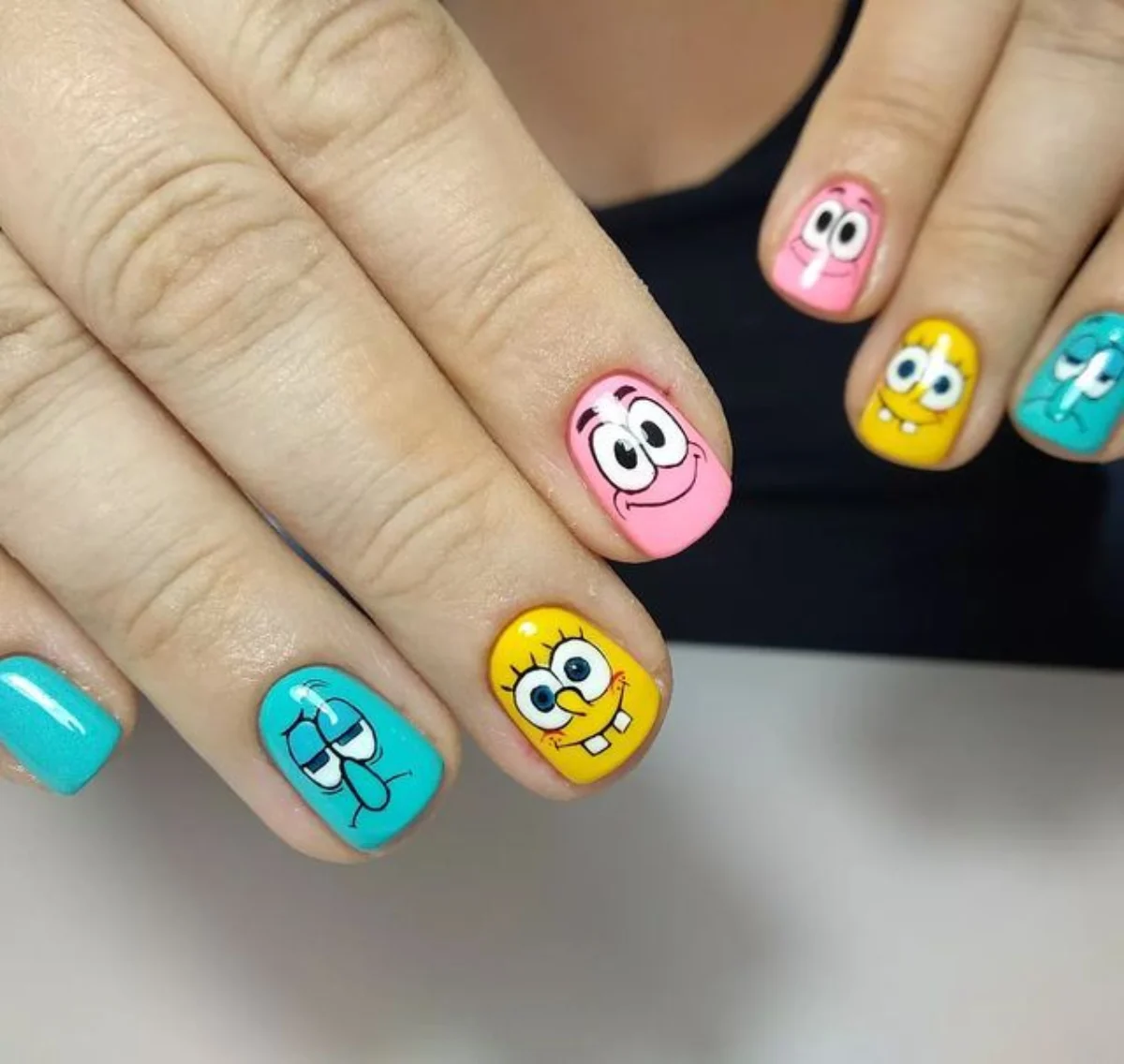 Bikin Senyum! Ini Inspirasi Nail Art Spongebob Super Lucu dan Mudah ...