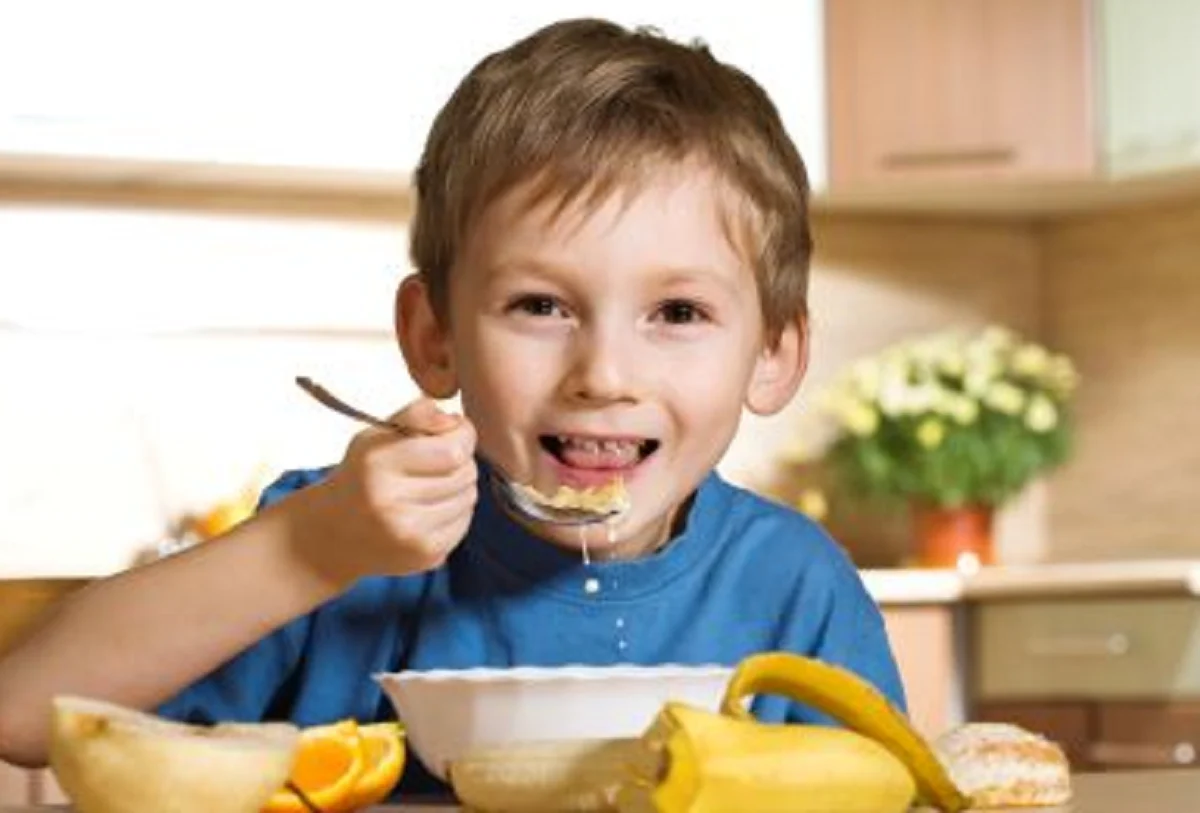 10 Buah Ini Bisa Membantu Kecerdasan Otak Anak, Apa Saja? – Rakcer.ID