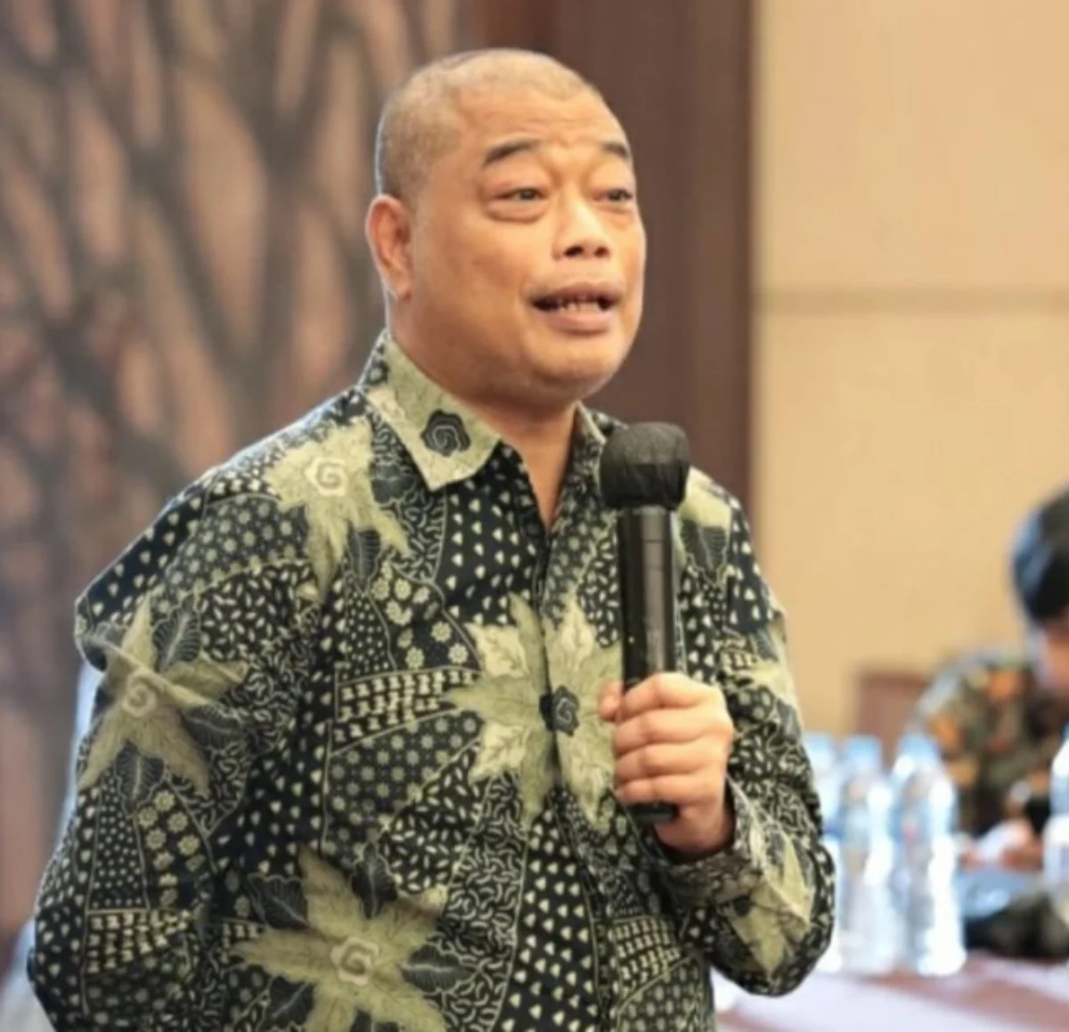 Menyingkap Akar Politik Paternalistik di Indonesia: Sebuah Tantangan ...