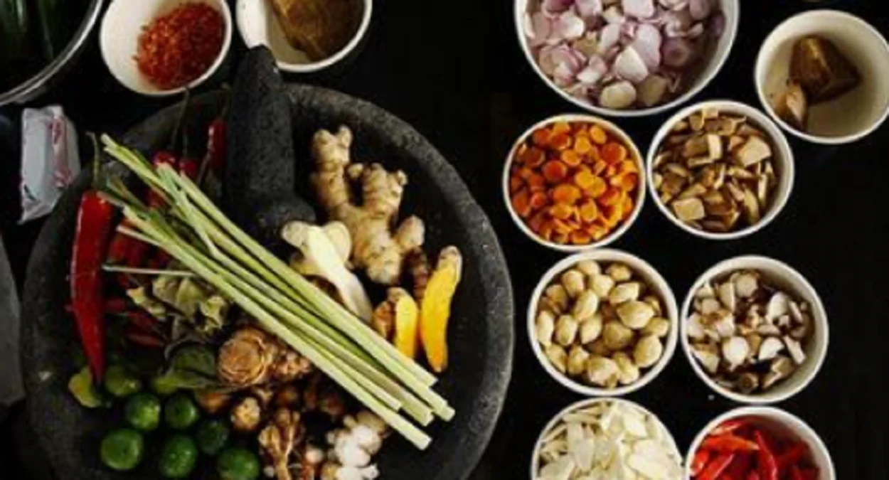 10 Bumbu Dapur Bantu Pangkas Berat Badan, Apa Saja? – Rakcer.ID