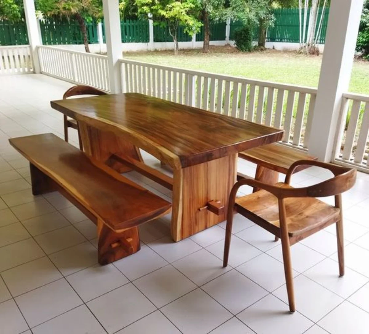 5 Model Meja Makan Teras yang Mengubah Ruangan Menjadi Estetik – Rakcer.ID