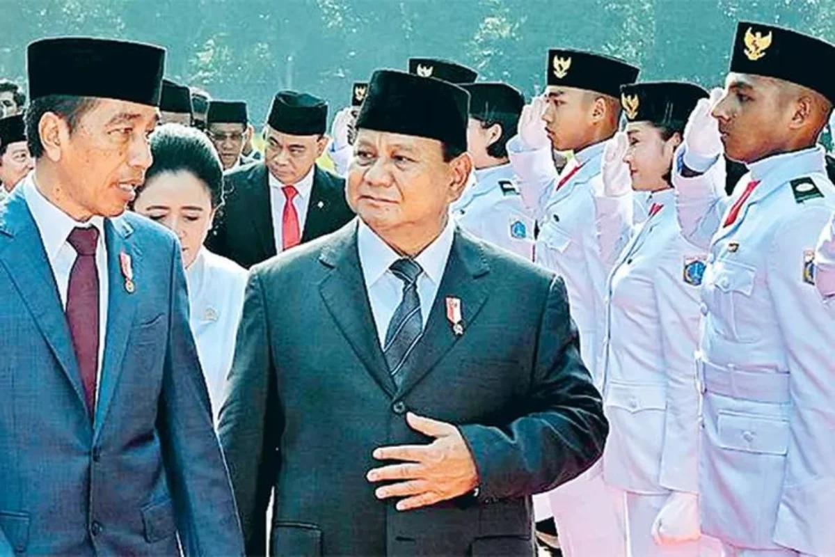 Membandingkan Gaya Kepemimpinan Prabowo dan Jokowi: Antara Militer dan ...
