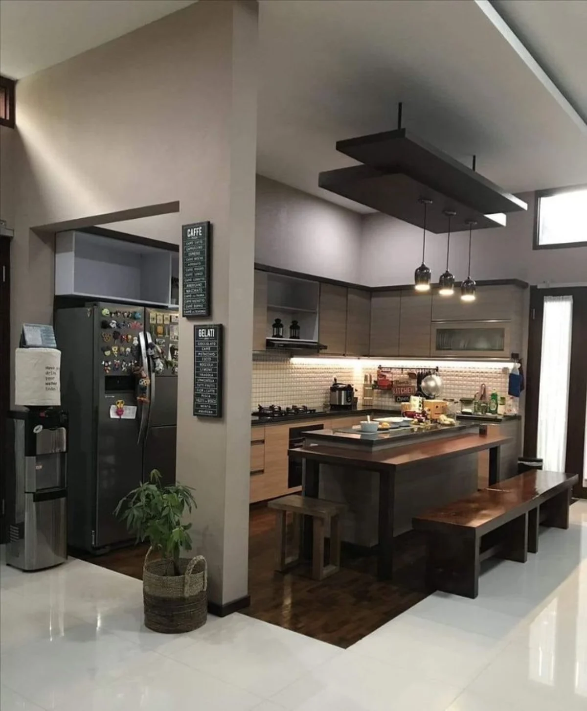 Inspirasi Desain Mini Bar di Dapur Minimalis yang Memikat dan ...