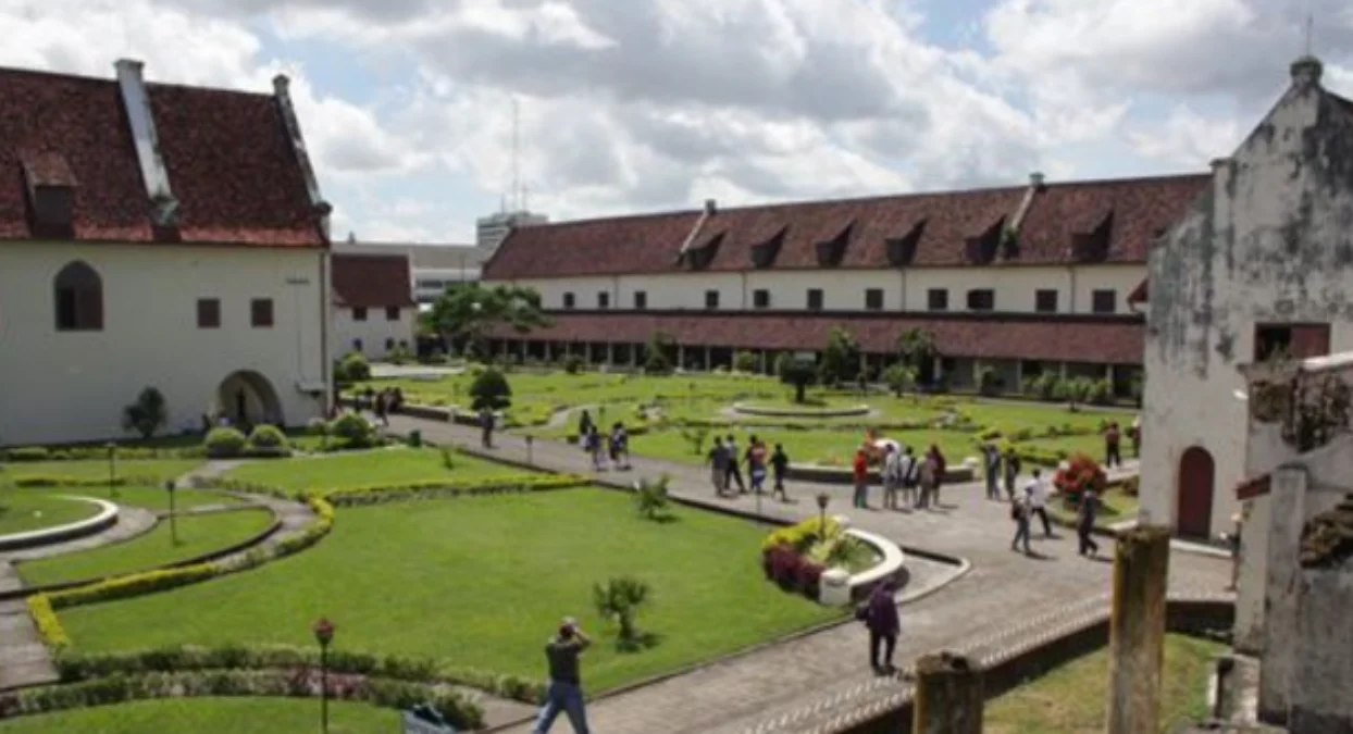 7 Wisata Terbengkalai di Indonesia Menyingkap Keindahan yang Terlupakan ...