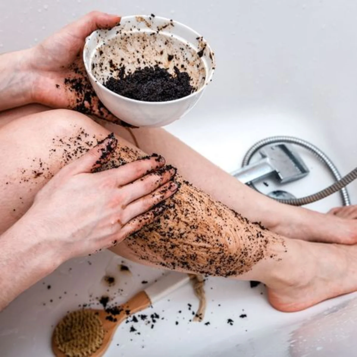 Eksfoliasi Jadi Mudah! Ini 5 Body Scrub Murah yang Bikin Kulit Halus ...