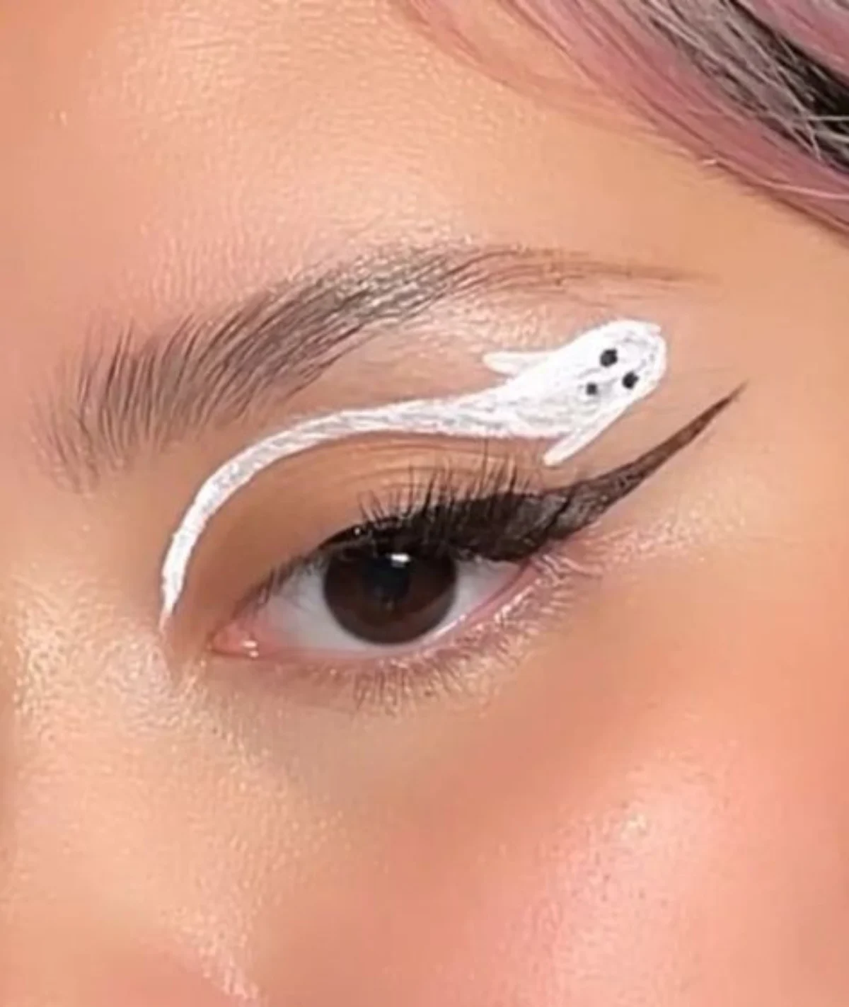 Ghost Lashes: Tren Bulu Mata Natural yang Sedang Viral di Kalangan Gen ...