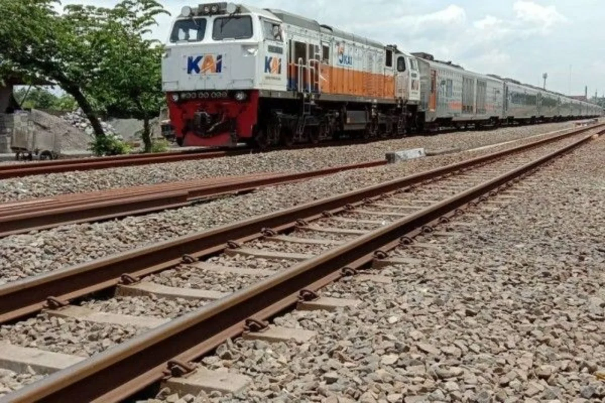 Jenis-Jenis Tiket Kereta Api: Eksekutif, Bisnis, Ekonomi, dan Luxury ...