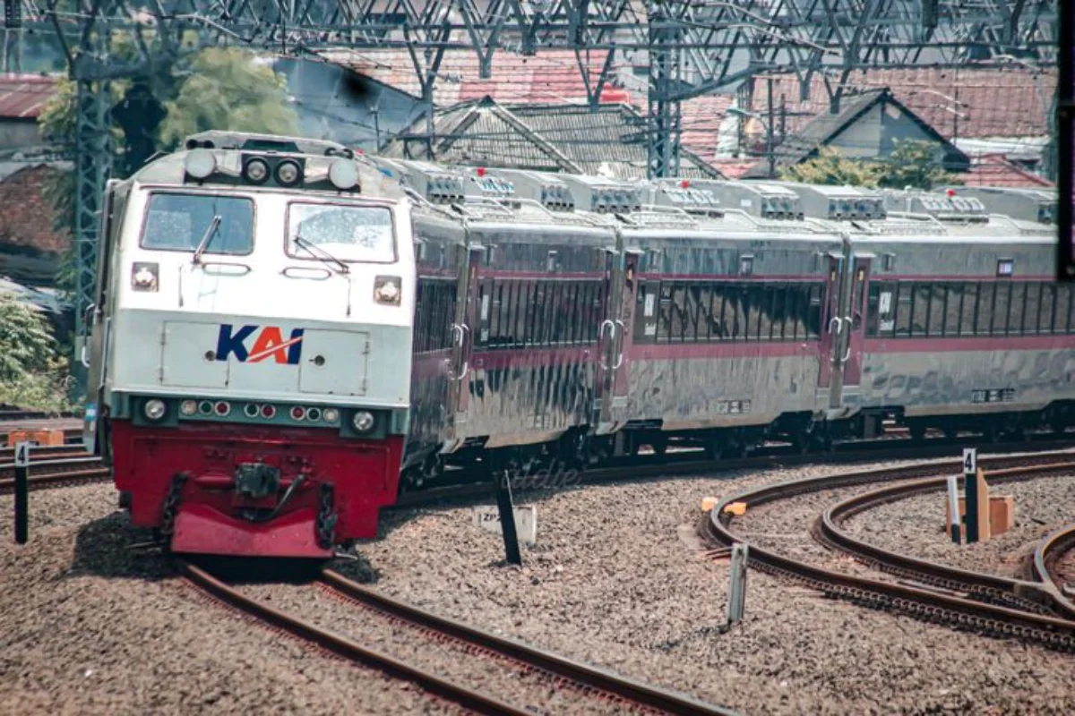 Cara Pemesanan Tiket Kereta Api Secara Online dan Offline – Rakcer.ID