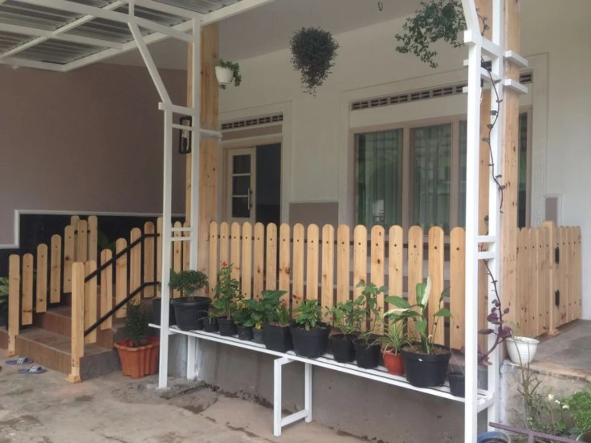 Inspirasi Pagar Kayu untuk Teras Rumah Minimalis yang Stylish dan ...
