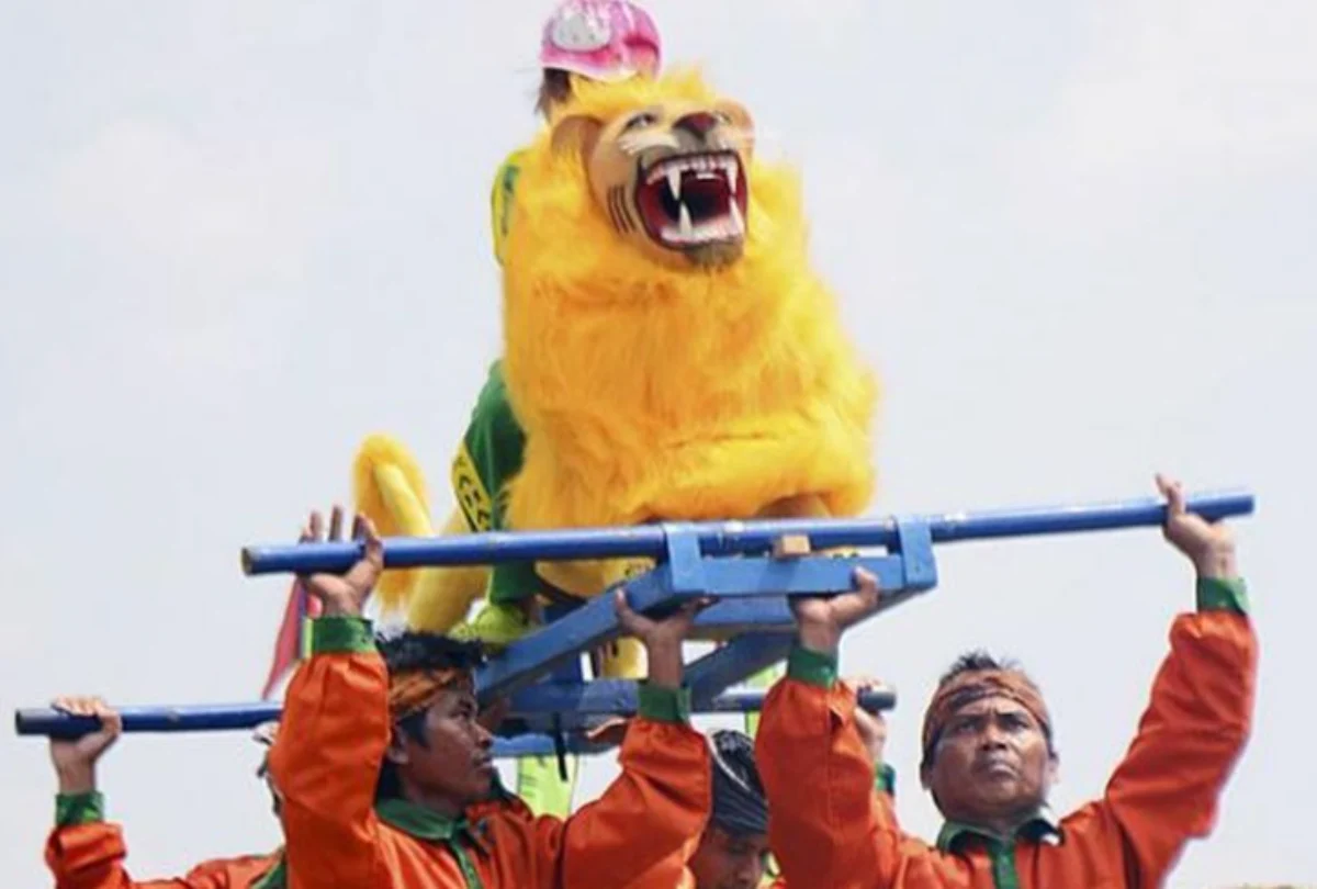 Tradisi Unik Khas Sunda, Botram dan Sisingaan jadi Warisan Budaya ...