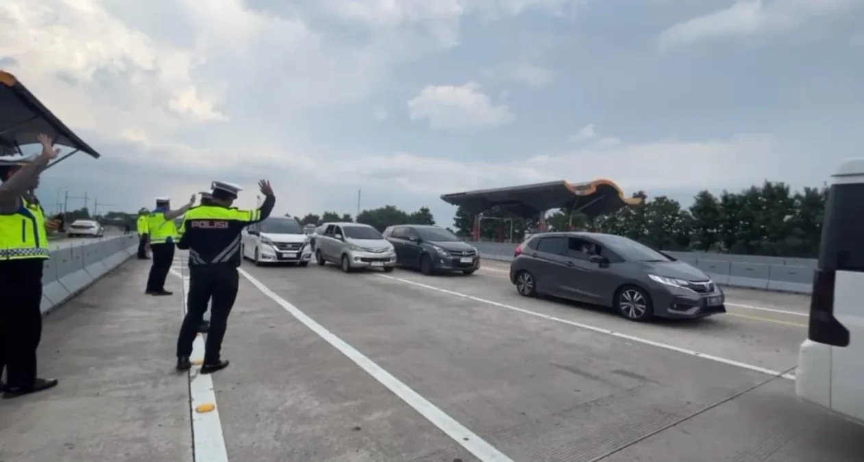 Arus Balik Lebaran 2025 Mulai Padat, Polisi Lakukan Rekayasa Lalu Lintas – Rakcer.ID