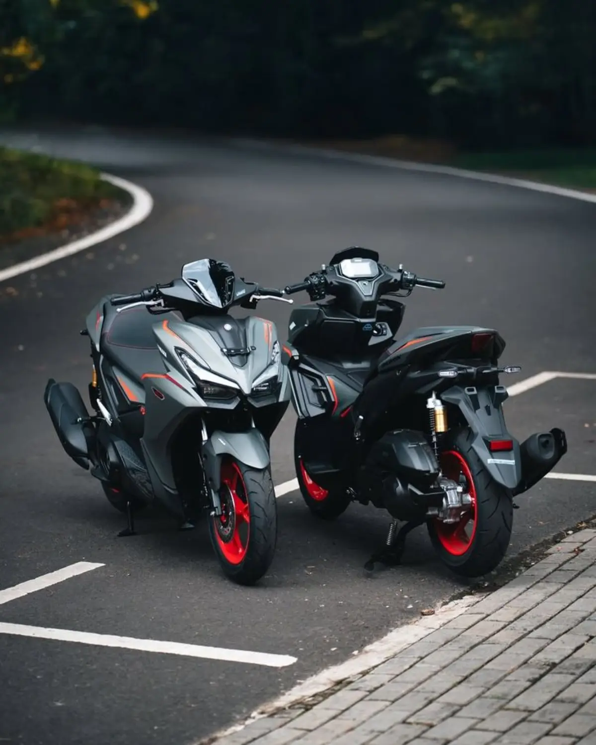 Perbandingan Antara Motor Sport dan Motor Matic – Rakcer.ID