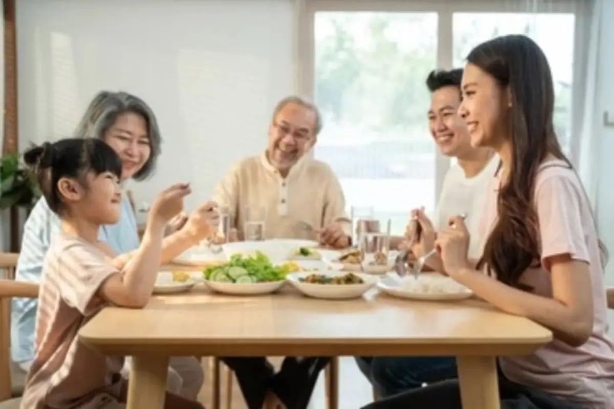 Pentingnya Membangun Komunikasi yang Baik dengan Keluarga Agar Hubungan Tetap Harmonis – Rakcer.ID