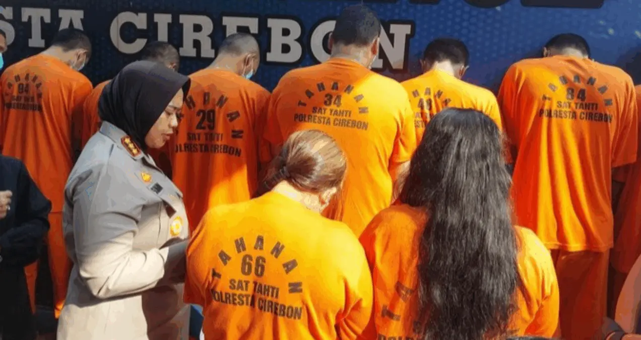 Dua Ibu Rumah Tangga di Cirebon Ditangkap karena Edarkan Obat Keras ...